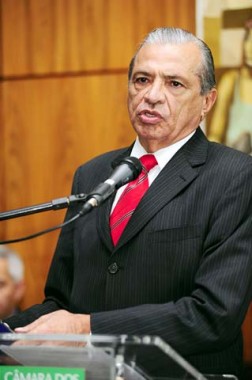 Inocêncio oficializa fim de carreira política em convenção do PR : Nill ...