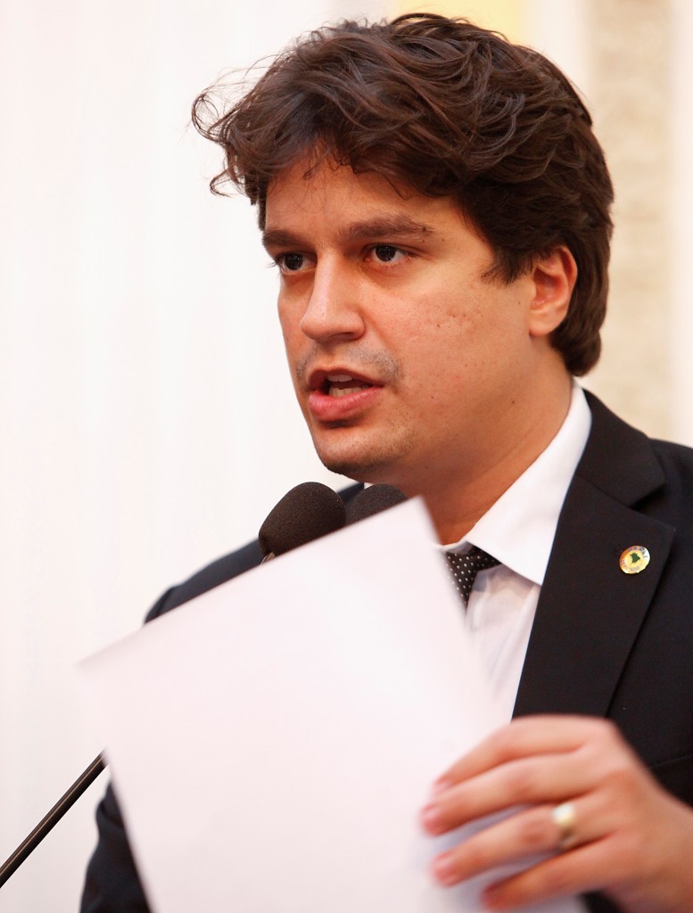 Lucas Ramos participa de ato em defesa do Estatuto do Desarmamento ...